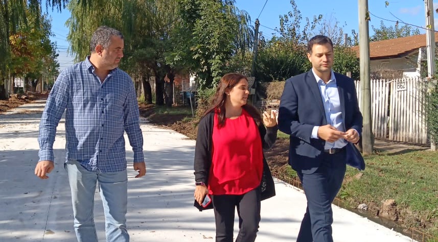 El concejal Costa y Manuela López Menéndez, del Ministerio de ...